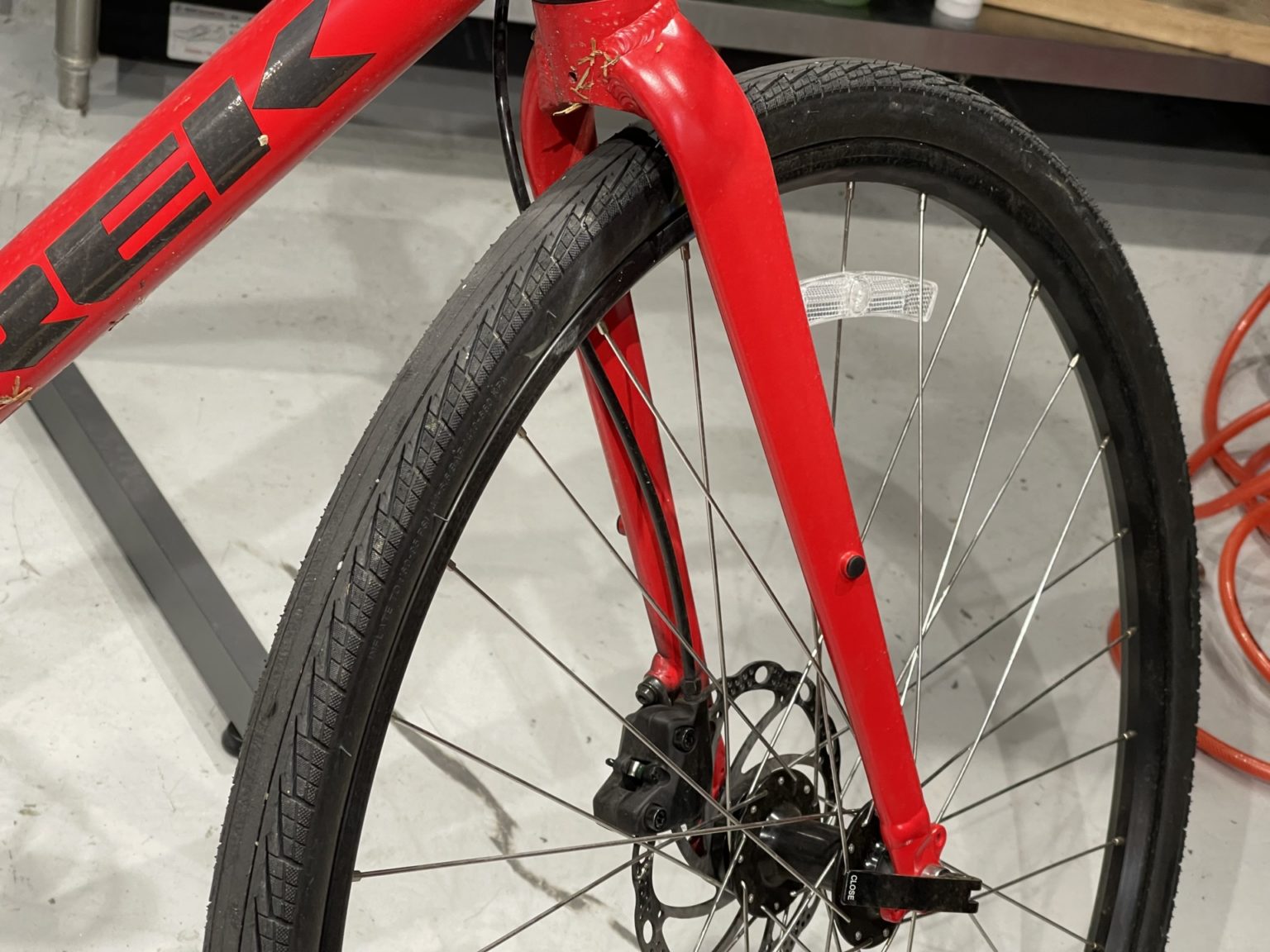 TREK FX2 × Bontrager NCS Fender | スターバイクス