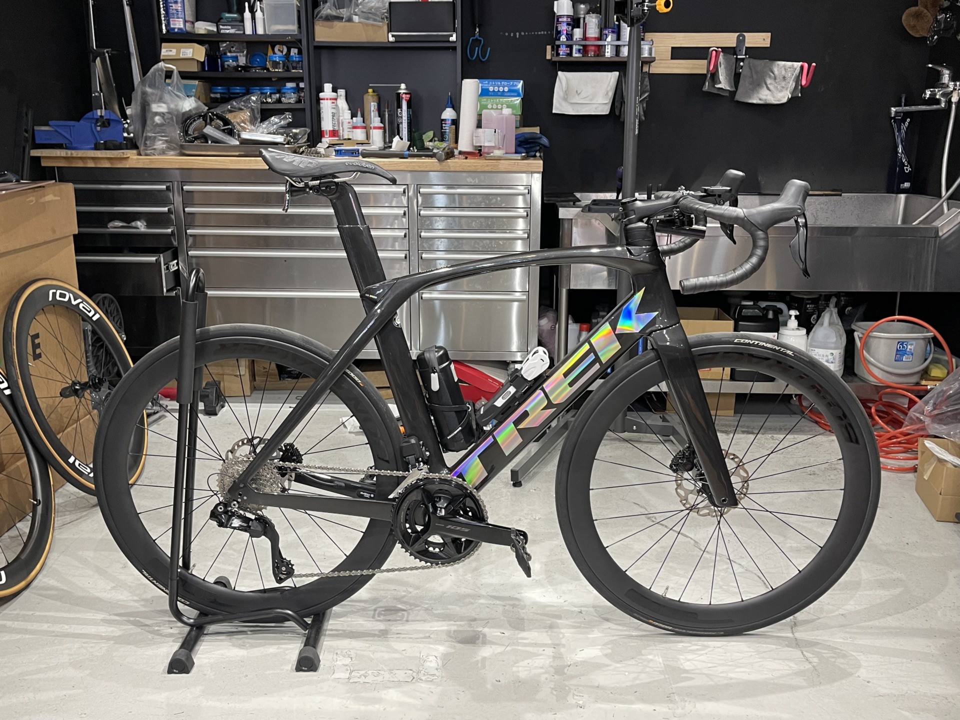 TREK Madone SL 6 × IsoSpeedメンテナンス | スターバイクス